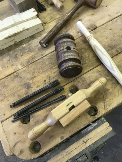 Woodturning a Threaded-Handle Ceremonial Gavel | Turning the Corner